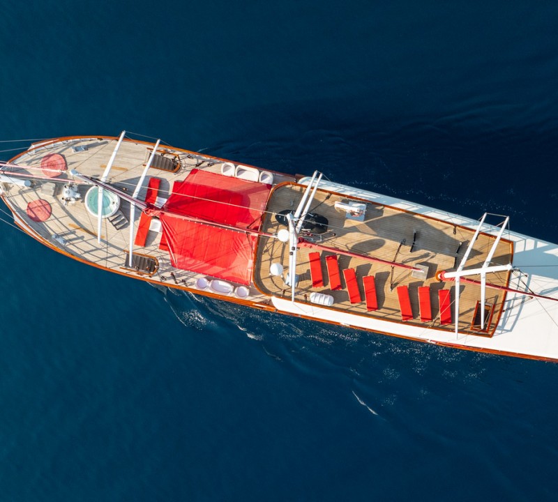 BARBARA Yacht Charter Details, Custom | CHARTERWORLD Luxury Superyachts